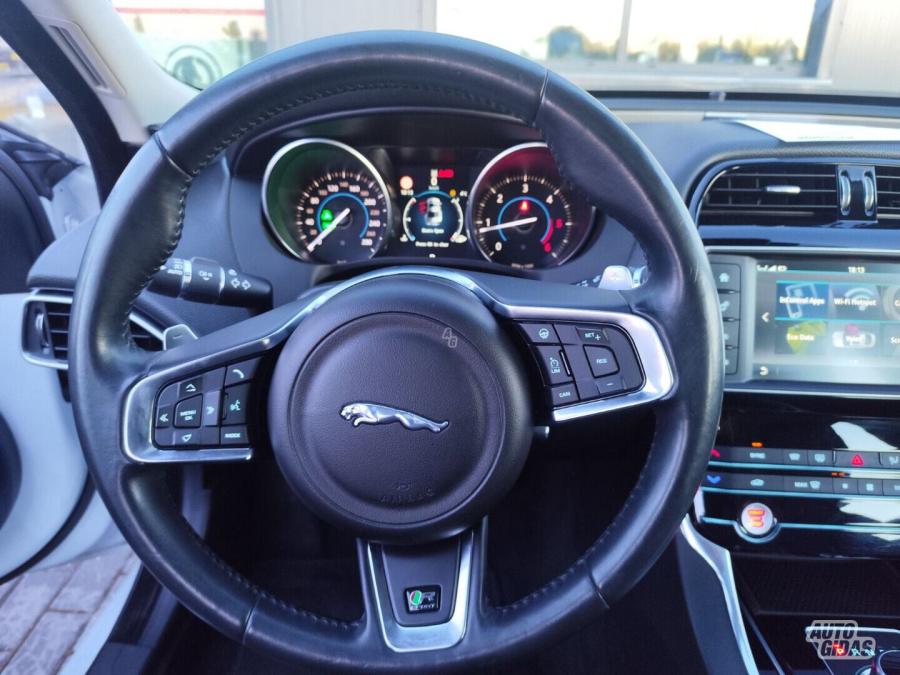 Balts Jaguar XE 2016 Šauļi, ar dzinēja tilpumu 2.00 L un nobraukumu 124 tūkst. km par 11600 €, foto 13 vietnē AUTOMOTO.COM.LV