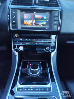 Balts Jaguar XE 2016 Šauļi, ar dzinēja tilpumu 2.00 L un nobraukumu 124 tūkst. km par 11600 €, foto 14 vietnē AUTOMOTO.COM.LV