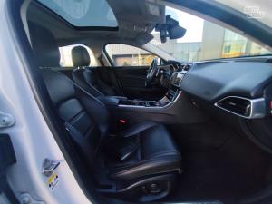 Balts Jaguar XE 2016 Šauļi, ar dzinēja tilpumu 2.00 L un nobraukumu 124 tūkst. km par 11600 €, foto 21 vietnē AUTOMOTO.COM.LV