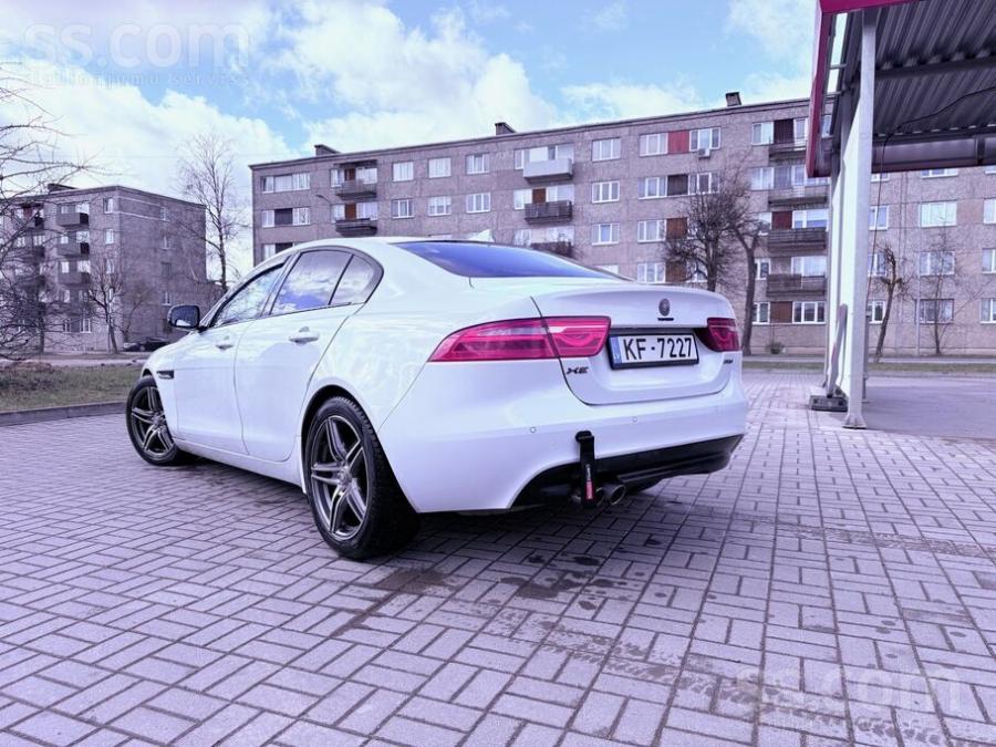 Balts Jaguar XE 2016 Rēzekne, ar dzinēja tilpumu 2.00 L un nobraukumu 201 tūkst. km par 8999 €, foto 5 vietnē AUTOMOTO.COM.LV