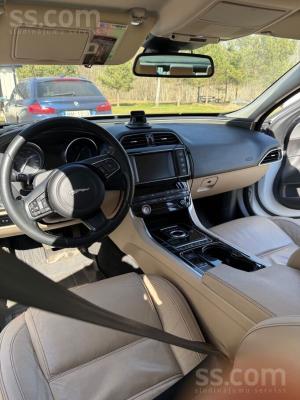 Balts Jaguar XE 2016 Rēzekne, ar dzinēja tilpumu 2.00 L un nobraukumu 201 tūkst. km par 8999 €, foto 8 vietnē AUTOMOTO.COM.LV