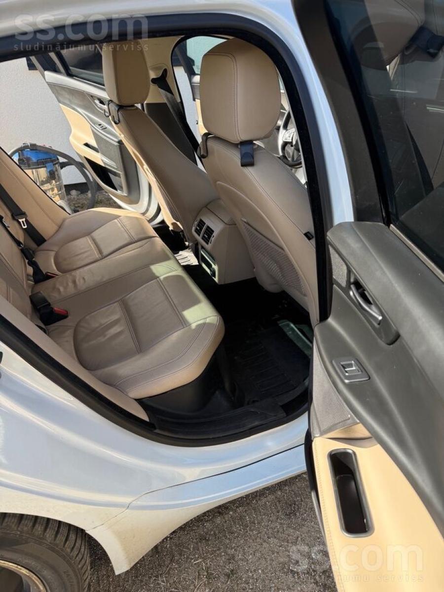 Balts Jaguar XE 2016 Rēzekne, ar dzinēja tilpumu 2.00 L un nobraukumu 201 tūkst. km par 8999 €, foto 9 vietnē AUTOMOTO.COM.LV
