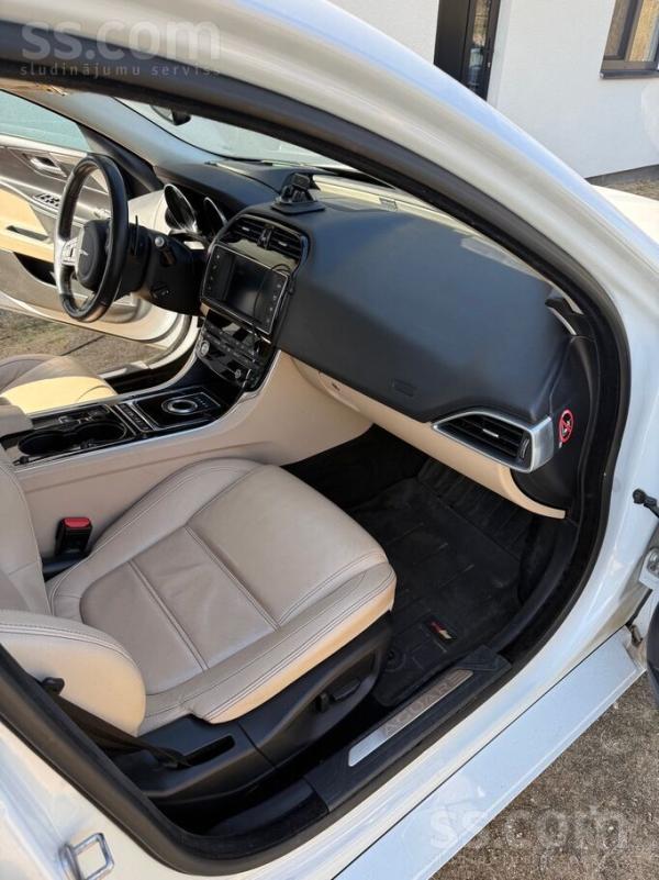White Jaguar XE 2016 in Rezekne, with an engine capacity of 2.00 L and mileage of 201 thousand km for 8999 €, photo 9 on AUTOMOTO.COM.LV