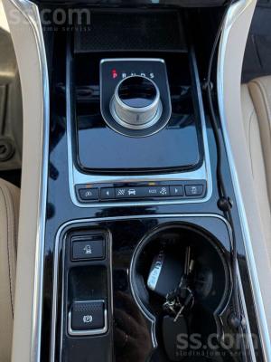 Balts Jaguar XE 2016 Rēzekne, ar dzinēja tilpumu 2.00 L un nobraukumu 201 tūkst. km par 8999 €, foto 12 vietnē AUTOMOTO.COM.LV