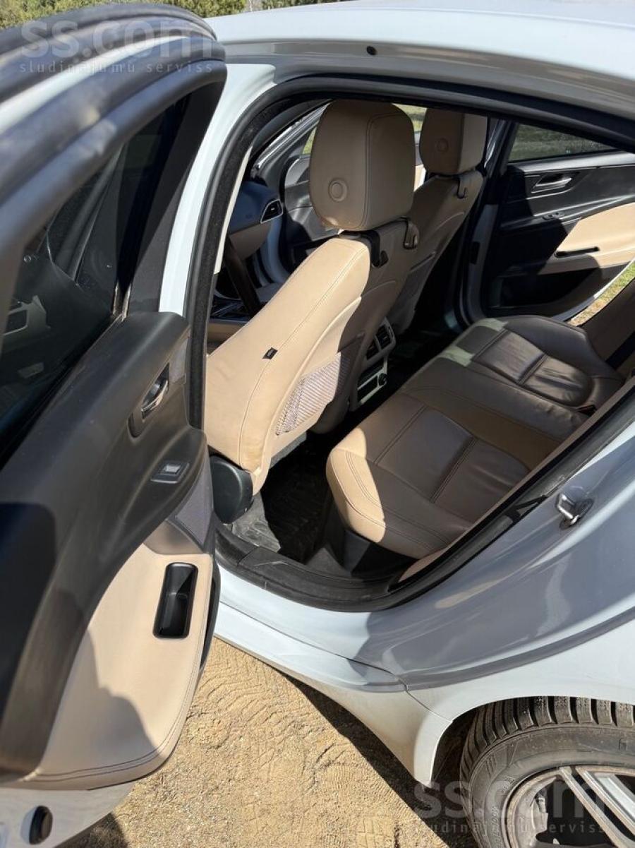 Balts Jaguar XE 2016 Rēzekne, ar dzinēja tilpumu 2.00 L un nobraukumu 201 tūkst. km par 8999 €, foto 15 vietnē AUTOMOTO.COM.LV