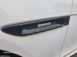 White Jaguar XE 2016 in Jonava, with an engine capacity of 2.00 L and mileage of 102 thousand km for 2999 €, photo 6 on AUTOMOTO.COM.LV