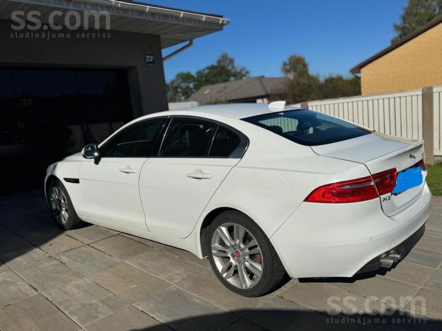 White Jaguar XE 2017 in Riga, with an engine capacity of 2.00 L and mileage of 158 thousand km for 10500 €, photo 18 on AUTOMOTO.COM.LV