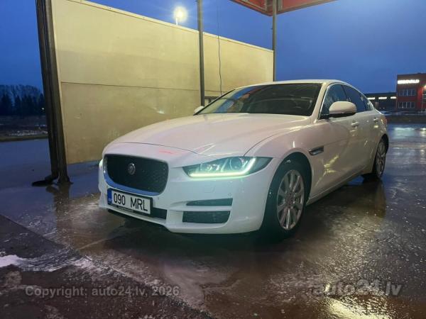 White Jaguar XE 2017 in Tartu, with an engine capacity of 2.00 L and mileage of 136 thousand km for 18000 €, photo 4 on AUTOMOTO.COM.LV