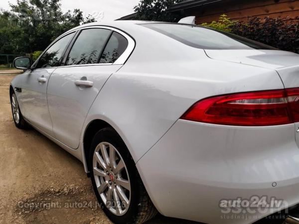 Balts Jaguar XE 2017 Rīga, ar dzinēja tilpumu 2.00 L un nobraukumu 145 tūkst. km par 9500 €, foto 1 vietnē AUTOMOTO.COM.LV