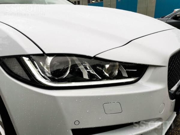Белый Ягуар XE 2017 в Рига, объемом двигателя 2.00 л и пробегом 145 тыс. км за 9100 €, фото 7 на AUTOMOTO.COM.LV