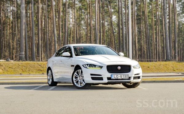 White Jaguar XE 2017 in Riga, with an engine capacity of 2.00 L and mileage of 158 thousand km for 8190 €, photo 2 on AUTOMOTO.COM.LV