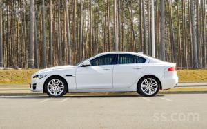 White Jaguar XE 2017 in Riga, with an engine capacity of 2.00 L and mileage of 158 thousand km for 8190 €, photo 5 on AUTOMOTO.COM.LV
