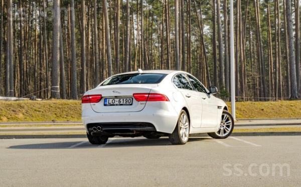 White Jaguar XE 2017 in Riga, with an engine capacity of 2.00 L and mileage of 158 thousand km for 8190 €, photo 5 on AUTOMOTO.COM.LV