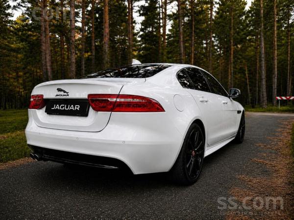 Balts Jaguar XE 2017 Rīga, ar dzinēja tilpumu 2.00 L un nobraukumu 160 tūkst. km par 13000 €, foto 6 vietnē AUTOMOTO.COM.LV