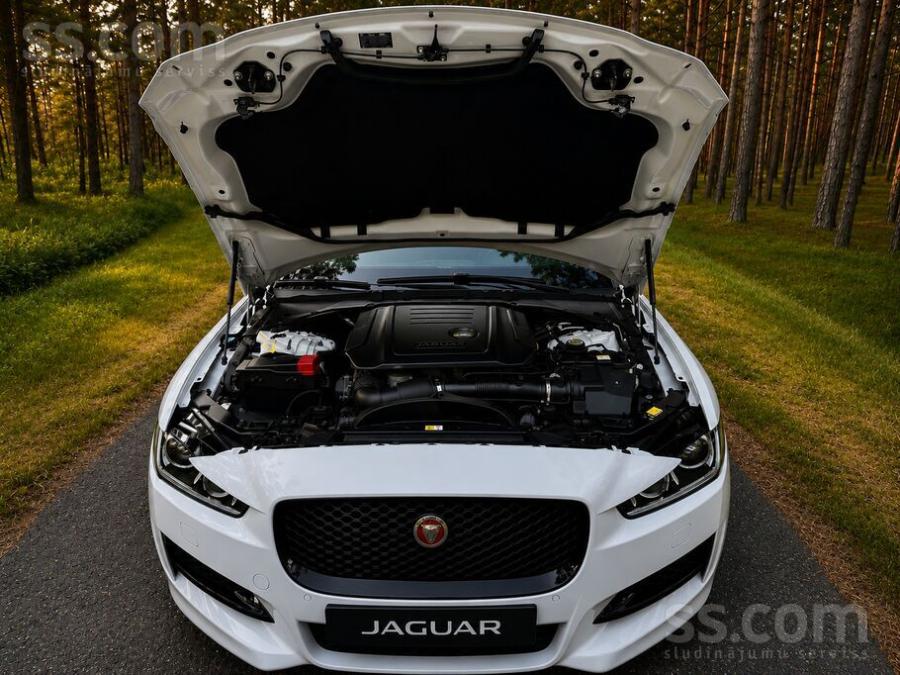 Balts Jaguar XE 2017 Rīga, ar dzinēja tilpumu 2.00 L un nobraukumu 160 tūkst. km par 13000 €, foto 8 vietnē AUTOMOTO.COM.LV