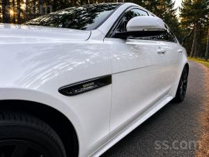 Balts Jaguar XE 2017 Rīga, ar dzinēja tilpumu 2.00 L un nobraukumu 160 tūkst. km par 13000 €, foto 11 vietnē AUTOMOTO.COM.LV