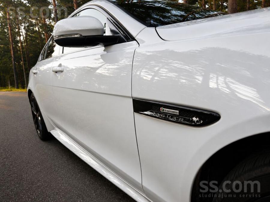 Balts Jaguar XE 2017 Rīga, ar dzinēja tilpumu 2.00 L un nobraukumu 160 tūkst. km par 13000 €, foto 12 vietnē AUTOMOTO.COM.LV
