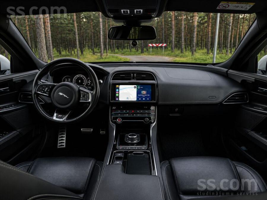 Balts Jaguar XE 2017 Rīga, ar dzinēja tilpumu 2.00 L un nobraukumu 160 tūkst. km par 13000 €, foto 15 vietnē AUTOMOTO.COM.LV