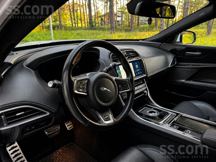 Balts Jaguar XE 2017 Rīga, ar dzinēja tilpumu 2.00 L un nobraukumu 160 tūkst. km par 13000 €, foto 16 vietnē AUTOMOTO.COM.LV