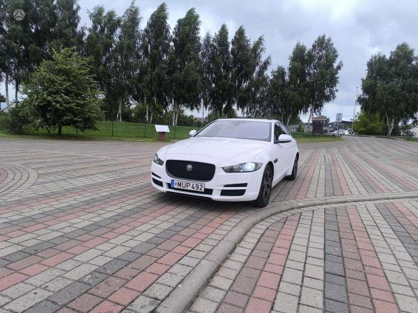Balts Jaguar XE 2017 Viļņa, ar dzinēja tilpumu 2.00 L un nobraukumu 184 tūkst. km par 9900 €, foto 2 vietnē AUTOMOTO.COM.LV