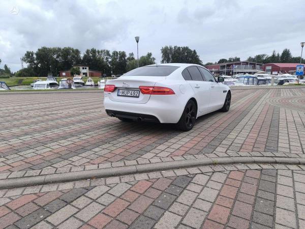Balts Jaguar XE 2017 Viļņa, ar dzinēja tilpumu 2.00 L un nobraukumu 184 tūkst. km par 9900 €, foto 8 vietnē AUTOMOTO.COM.LV