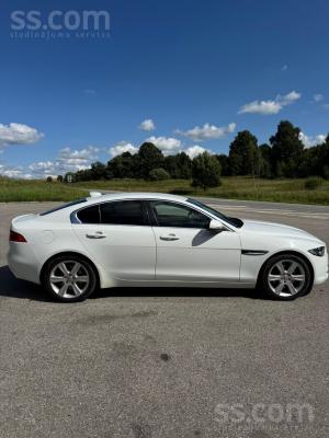 Balts Jaguar XE 2017 Rīga, ar dzinēja tilpumu 2.00 L un nobraukumu 227 tūkst. km par 7499 €, foto 8 vietnē AUTOMOTO.COM.LV