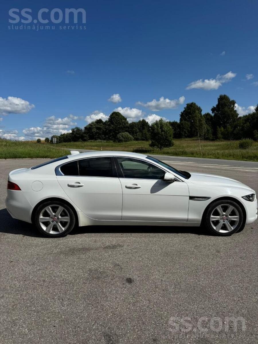 Balts Jaguar XE 2017 Rīga, ar dzinēja tilpumu 2.00 L un nobraukumu 227 tūkst. km par 7499 €, foto 8 vietnē AUTOMOTO.COM.LV