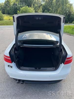 Balts Jaguar XE 2017 Rīga, ar dzinēja tilpumu 2.00 L un nobraukumu 227 tūkst. km par 7499 €, foto 10 vietnē AUTOMOTO.COM.LV