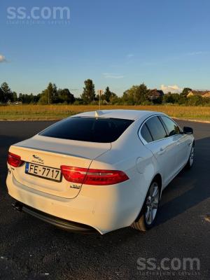 White Jaguar XE 2017 in Riga, with an engine capacity of 2.00 L and mileage of 227 thousand km for 6890 €, photo 6 on AUTOMOTO.COM.LV