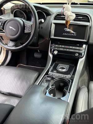 White Jaguar XE 2017 in Riga, with an engine capacity of 2.00 L and mileage of 227 thousand km for 6890 €, photo 19 on AUTOMOTO.COM.LV