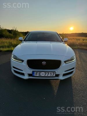 White Jaguar XE 2017 in Riga, with an engine capacity of 2.00 L and mileage of 227 thousand km for 6890 €, photo 4 on AUTOMOTO.COM.LV