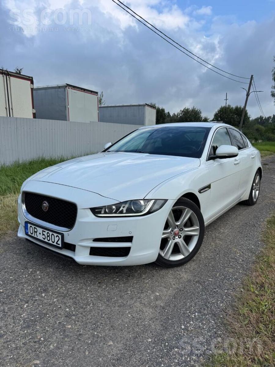Balts Jaguar XE 2017 Rīga, ar dzinēja tilpumu 2.00 L un nobraukumu 228 tūkst. km par 6890 €, foto 1 vietnē AUTOMOTO.COM.LV