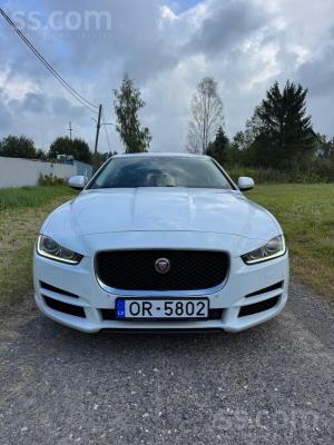 Balts Jaguar XE 2017 Rīga, ar dzinēja tilpumu 2.00 L un nobraukumu 228 tūkst. km par 6890 €, foto 3 vietnē AUTOMOTO.COM.LV