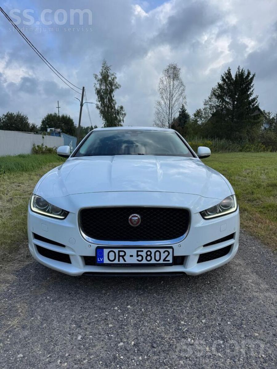 Balts Jaguar XE 2017 Rīga, ar dzinēja tilpumu 2.00 L un nobraukumu 228 tūkst. km par 6890 €, foto 3 vietnē AUTOMOTO.COM.LV