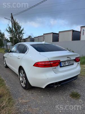 Balts Jaguar XE 2017 Rīga, ar dzinēja tilpumu 2.00 L un nobraukumu 228 tūkst. km par 6890 €, foto 8 vietnē AUTOMOTO.COM.LV