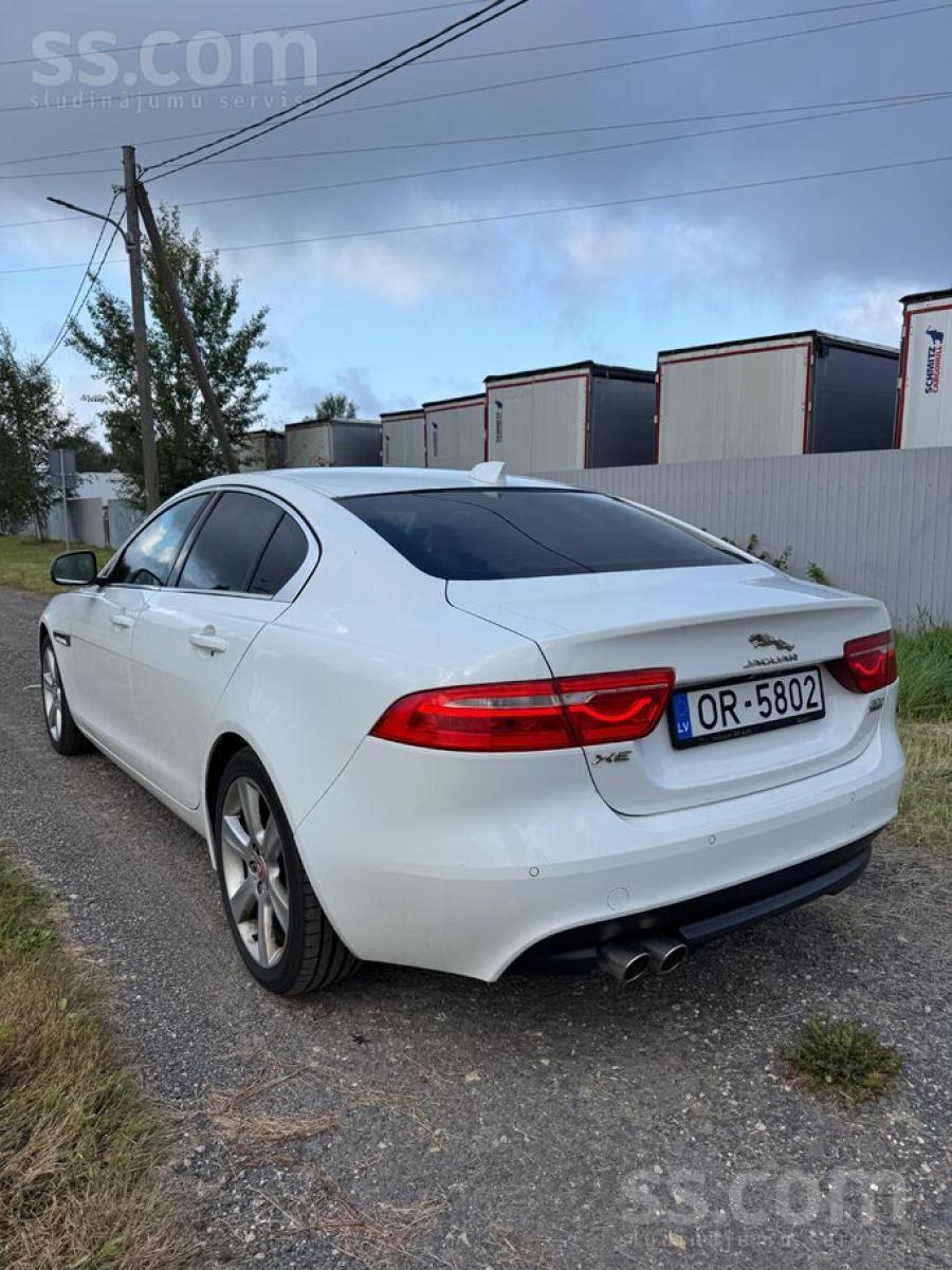 Balts Jaguar XE 2017 Rīga, ar dzinēja tilpumu 2.00 L un nobraukumu 228 tūkst. km par 6890 €, foto 8 vietnē AUTOMOTO.COM.LV