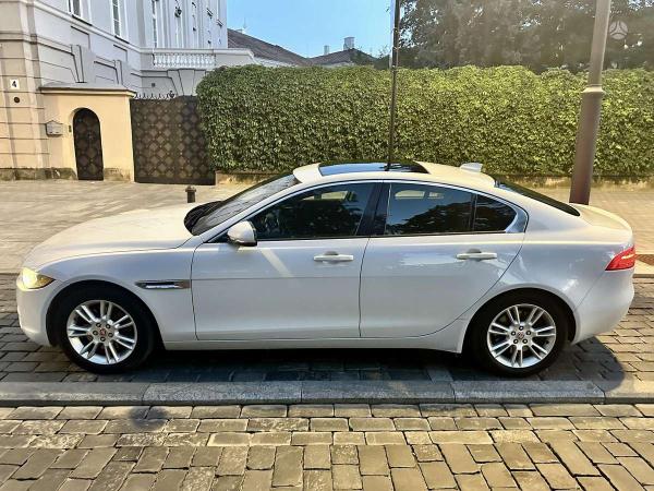 Белый Ягуар XE 2017 в Вильнюс, объемом двигателя 2.00 л и пробегом 140 тыс. км за 9800 €, фото 8 на AUTOMOTO.COM.LV