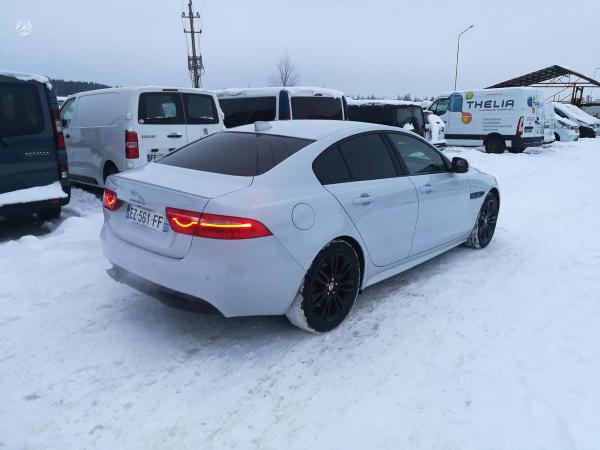 White Jaguar XE 2018 in Taurage, with an engine capacity of 2.00 L and mileage of 110 thousand km for 9200 €, photo 6 on AUTOMOTO.COM.LV