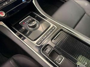 Balts Jaguar XE 2019 Viļņa, ar dzinēja tilpumu 2.00 L un nobraukumu 63 tūkst. km par 17500 €, foto 11 vietnē AUTOMOTO.COM.LV