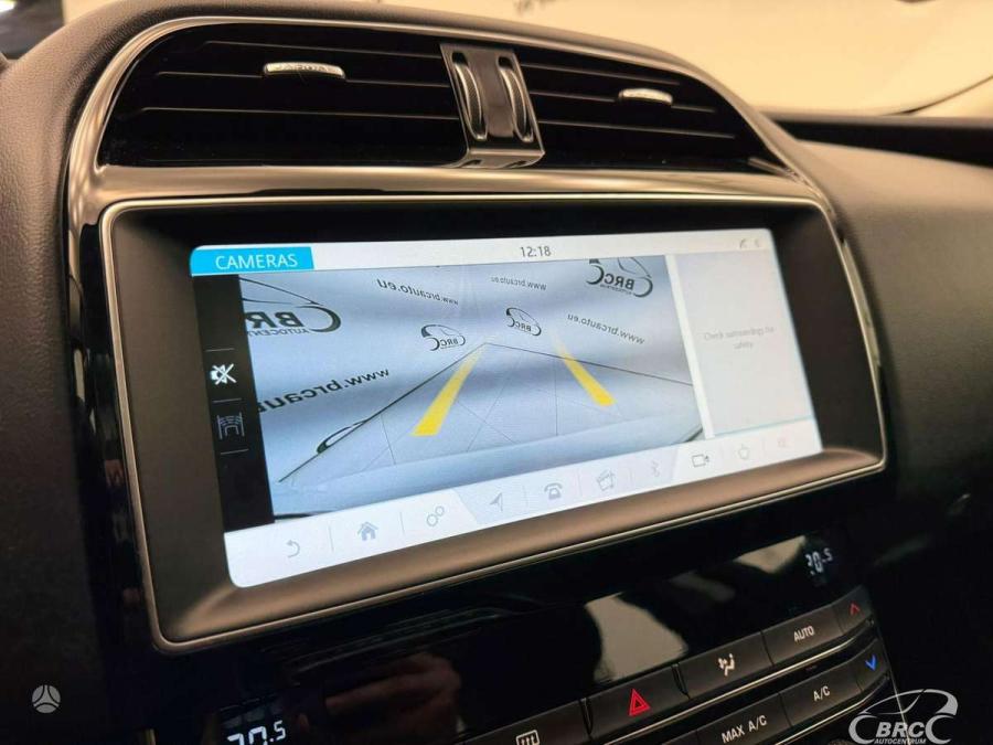 Balts Jaguar XE 2019 Viļņa, ar dzinēja tilpumu 2.00 L un nobraukumu 63 tūkst. km par 17500 €, foto 13 vietnē AUTOMOTO.COM.LV