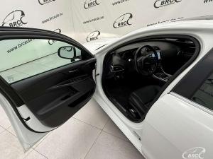 Balts Jaguar XE 2019 Viļņa, ar dzinēja tilpumu 2.00 L un nobraukumu 63 tūkst. km par 17500 €, foto 22 vietnē AUTOMOTO.COM.LV