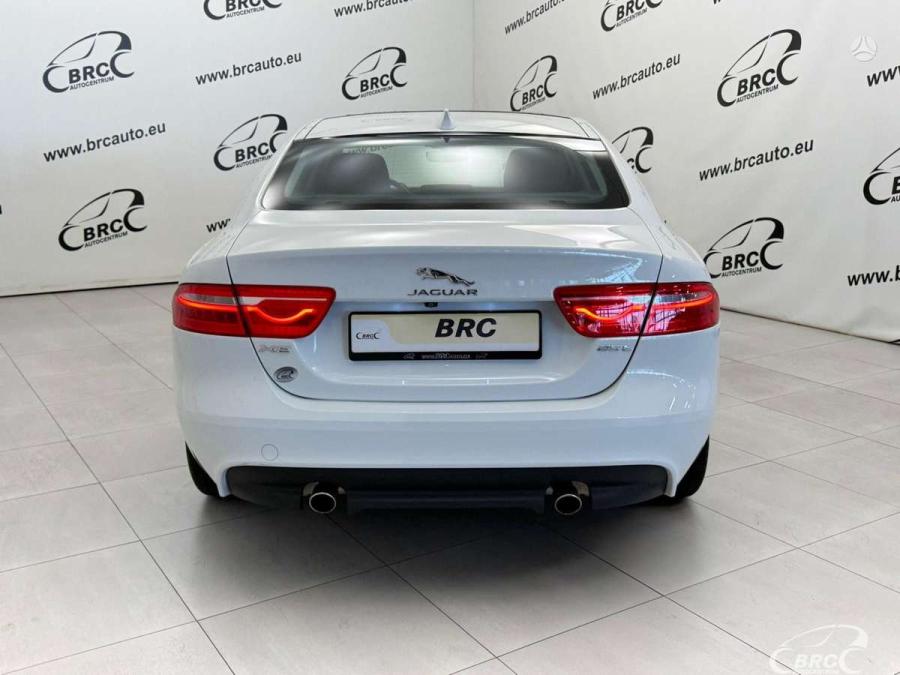 Balts Jaguar XE 2019 Viļņa, ar dzinēja tilpumu 2.00 L un nobraukumu 63 tūkst. km par 17500 €, foto 25 vietnē AUTOMOTO.COM.LV