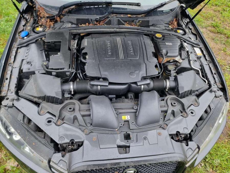Black Jaguar XF 2013 in Jonava, with an engine capacity of 3.00 L and mileage of 80 thousand km for 2999 €, photo 3 on AUTOMOTO.COM.LV