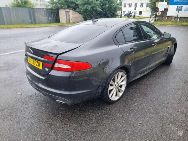 Melns Jaguar XF 2013 Jonava, ar dzinēja tilpumu 3.00 L un nobraukumu 80 tūkst. km par 2999 €, foto 7 vietnē AUTOMOTO.COM.LV
