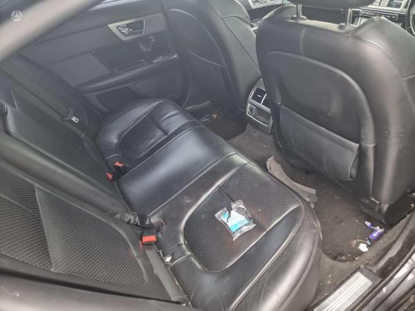 Melns Jaguar XF 2013 Jonava, ar dzinēja tilpumu 3.00 L un nobraukumu 80 tūkst. km par 2999 €, foto 8 vietnē AUTOMOTO.COM.LV