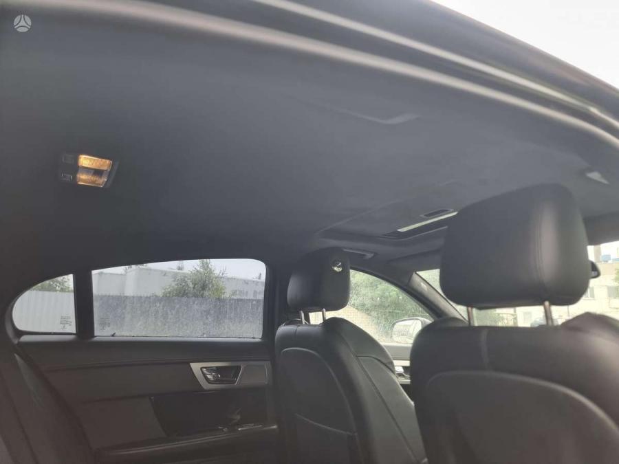 Black Jaguar XF 2013 in Jonava, with an engine capacity of 3.00 L and mileage of 80 thousand km for 2999 €, photo 10 on AUTOMOTO.COM.LV