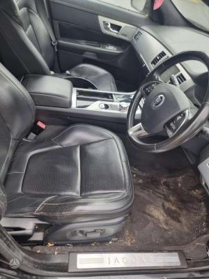 Black Jaguar XF 2013 in Jonava, with an engine capacity of 3.00 L and mileage of 80 thousand km for 2999 €, photo 12 on AUTOMOTO.COM.LV