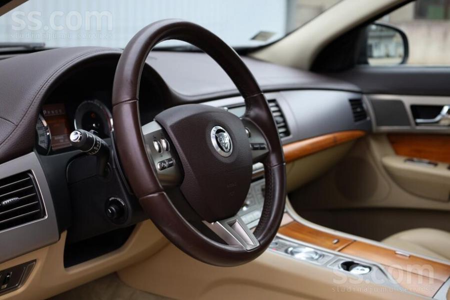 Melns Jaguar XF 2008 Rīga, ar dzinēja tilpumu 2.70 L un nobraukumu 199 tūkst. km par 16000 €, foto 12 vietnē AUTOMOTO.COM.LV