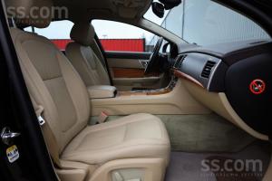 Melns Jaguar XF 2008 Rīga, ar dzinēja tilpumu 2.70 L un nobraukumu 199 tūkst. km par 16000 €, foto 19 vietnē AUTOMOTO.COM.LV