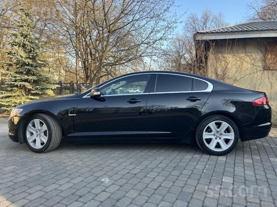 Black Jaguar XF 2008 in Riga, with an engine capacity of 2.70 L and mileage of 269 thousand km for 5200 €, photo 3 on AUTOMOTO.COM.LV